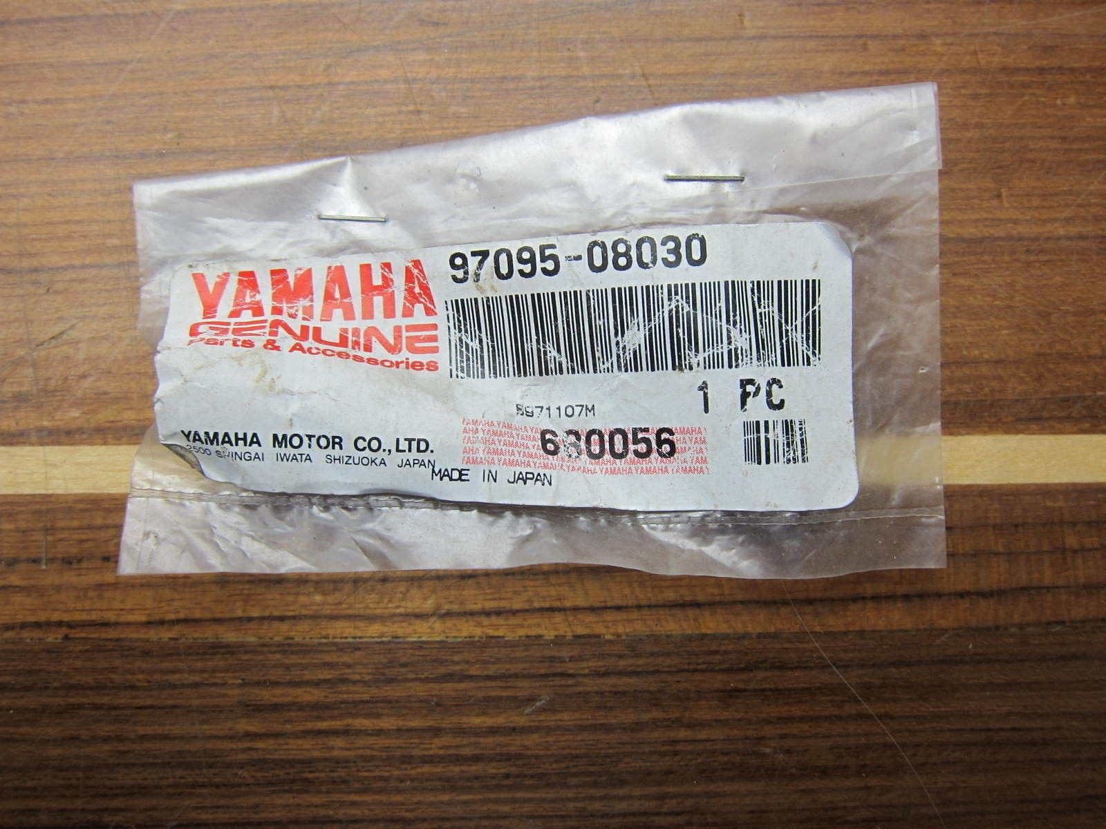 Yamaha Marine 97095-08030 Genuine OEM LS2000 Outboard Upper Unit Bolt ...